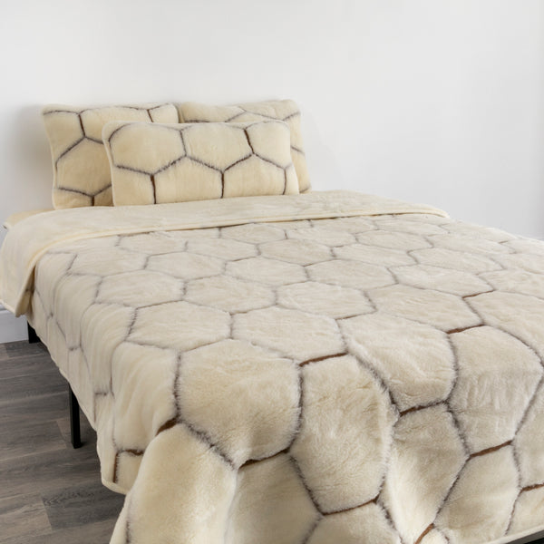 100% Cashmere Wool Quilt - Natural Hex Design Colour Cream 220 x 200cm ...